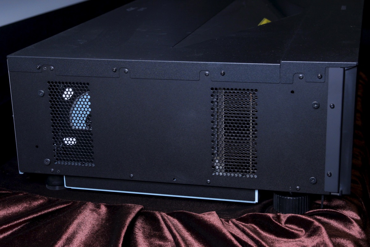 離牆 6 吋即可享受百吋大畫面 – 4K HDR 超短投家庭影院投影機 Sony VPL-VZ1000ES – Post76玩樂網