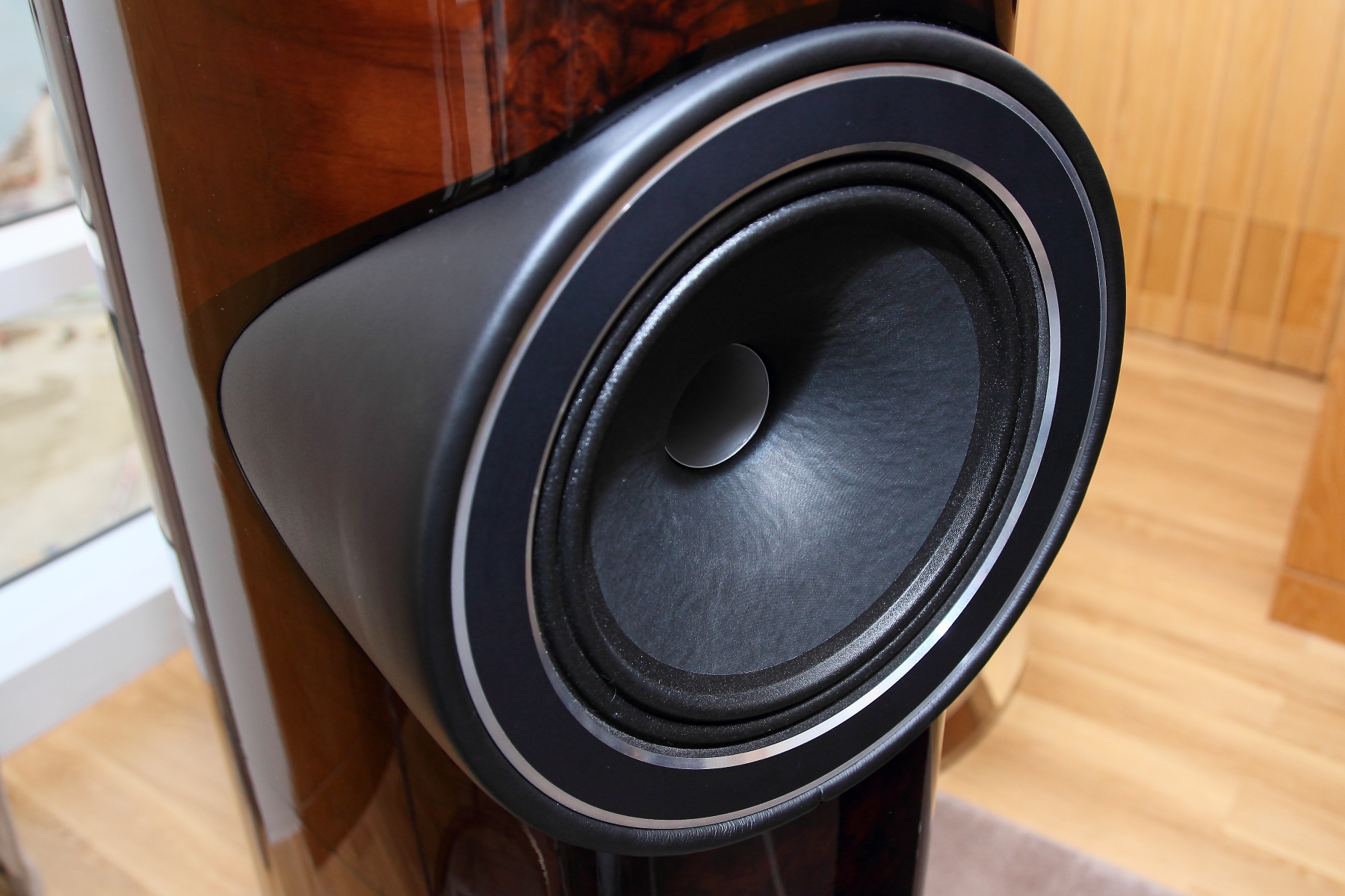 【2017高級視聽展】新晉英系喇叭品牌 FYNE AUDIO 國際銷售總監談喇叭特色 – Post76玩樂網