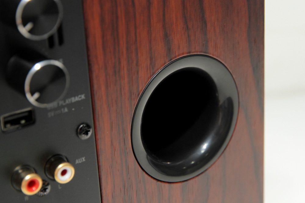 JBL CM220 有源無線喇叭 – 聽歌睇戲打機終極簡便方案 – Post76玩樂網