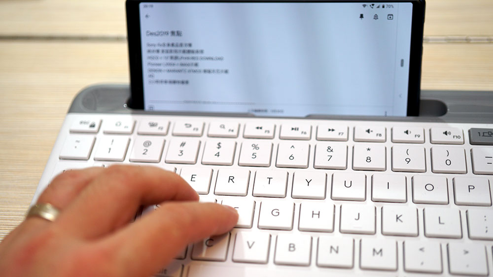 【實試】Logitech K580 纖薄雙藍牙無線鍵盤 – Post76玩樂網