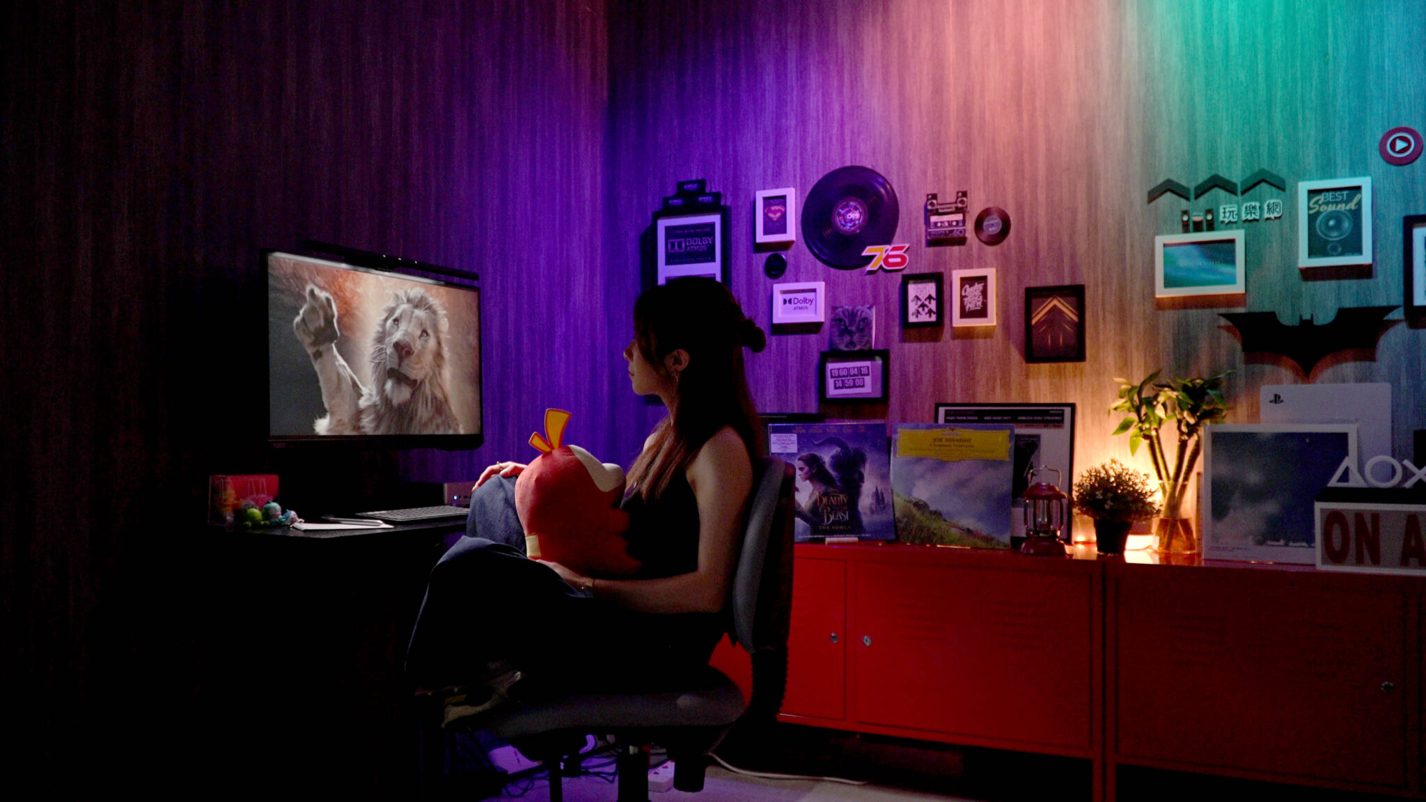 BenQ ScreenBar Pro 勁多功能的螢幕智能燈｜入席自動開啟｜超廣500Lux均勻照明｜ASYM-Light非對稱光設計 – Post76玩樂網